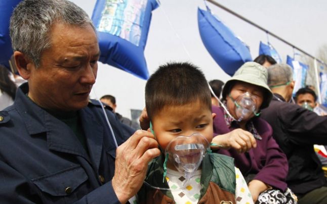 Locuitorii din China, cea mai poluata tara din lume, se oxigeneaza cu ... Locuitorii din China, cea mai poluata tara din lume, se oxigeneaza cu ...